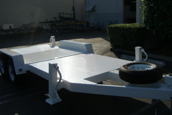 CA Custom Military Radar & Satellite Trailers | Bear Trailersports